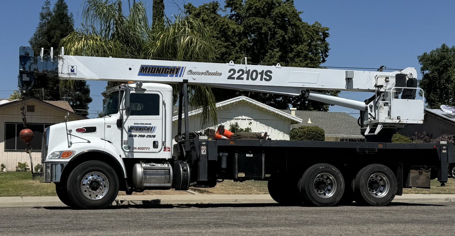Crane Rental for Trusses with Midnight Crane
